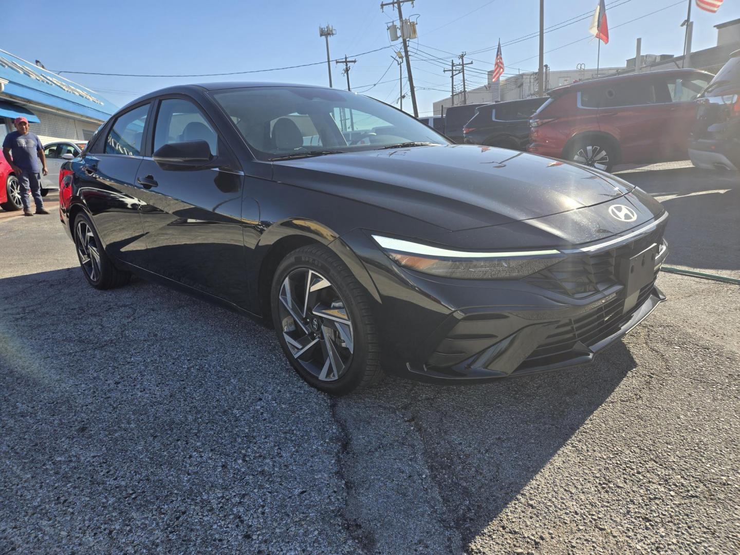 Popular Motors - 2025 Hyundai Elantra Limited