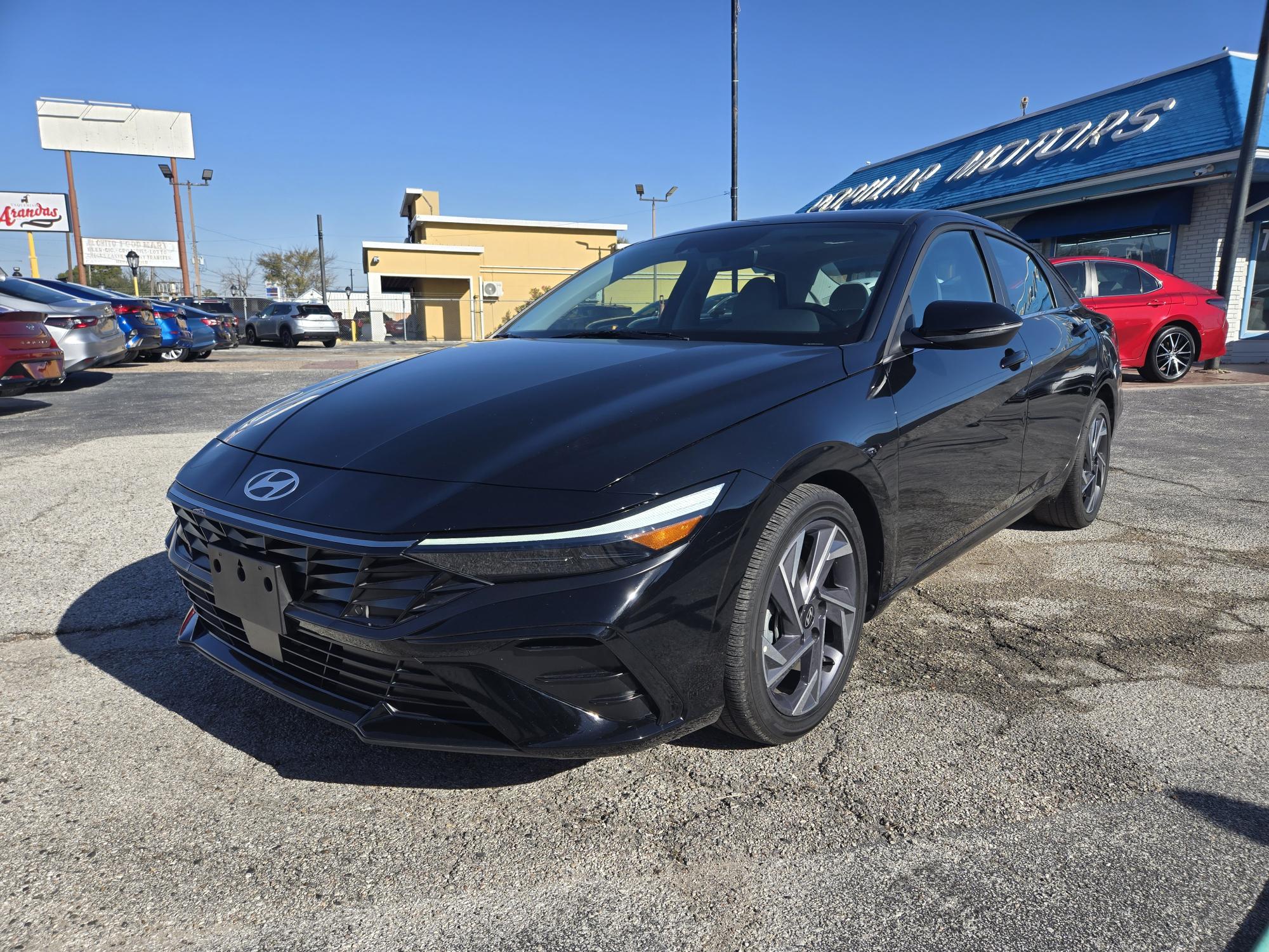 Popular Motors - 2025 Hyundai Elantra Limited